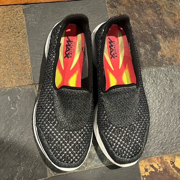 Skechers | Shoes | Skechers Goga Max Size 6 Used But With Lots Of Wear ...